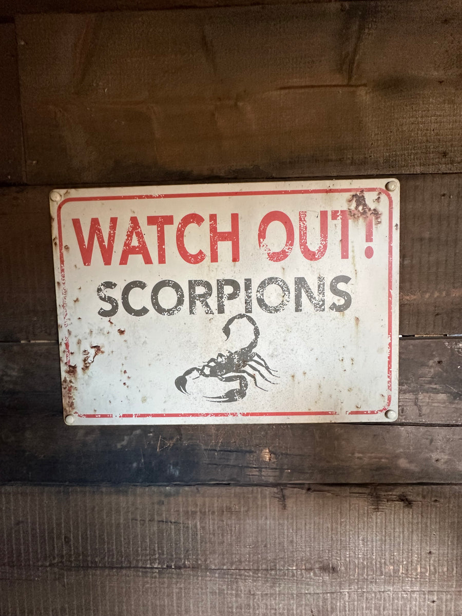 LOT#26 Watch Out sign – Chessington World of Adventures Resort