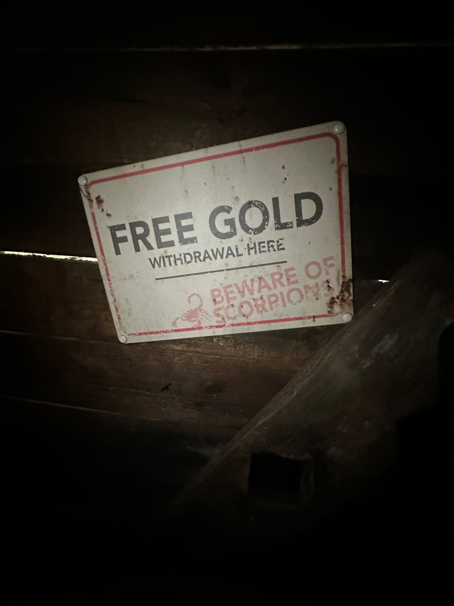 LOT#25 Free Gold Sign – Chessington World of Adventures Resort